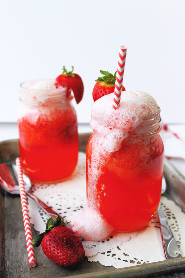 Strawberry Float | Countryside Cravings