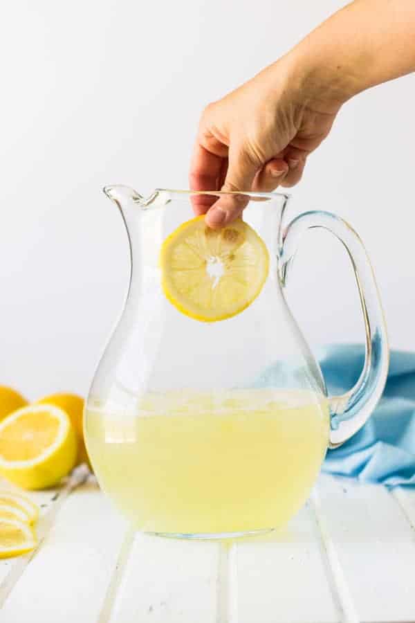 Classic Lemonade | Countryside Cravings