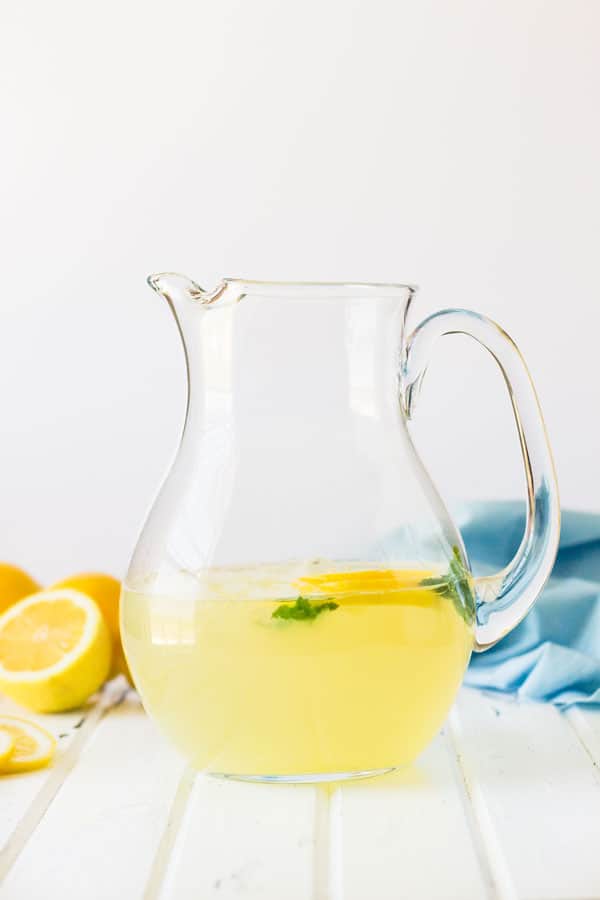 Classic Lemonade | Countryside Cravings